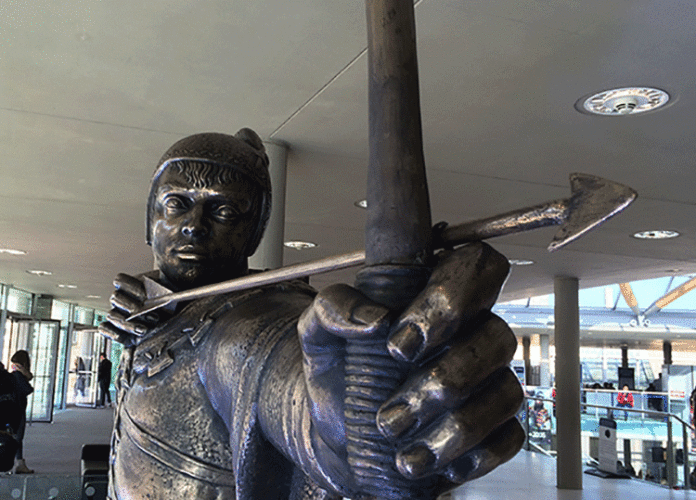 IN PICTURES: Life-sized replica of Robin Hood statue unveiled | Notts ...