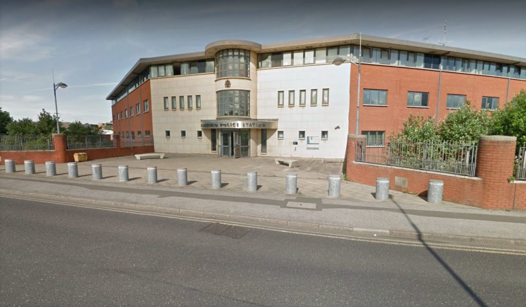 Detention officer assaulted handcuffed prisoner in Notts Police station ...