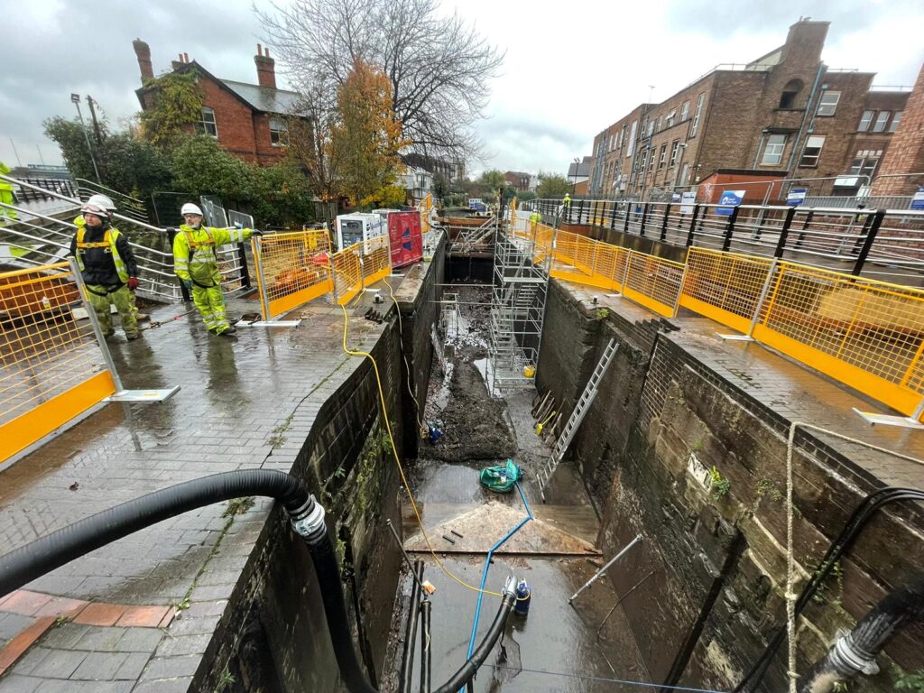 Giant new canal lock gates lowered into place at Meadow Lane landmark ...