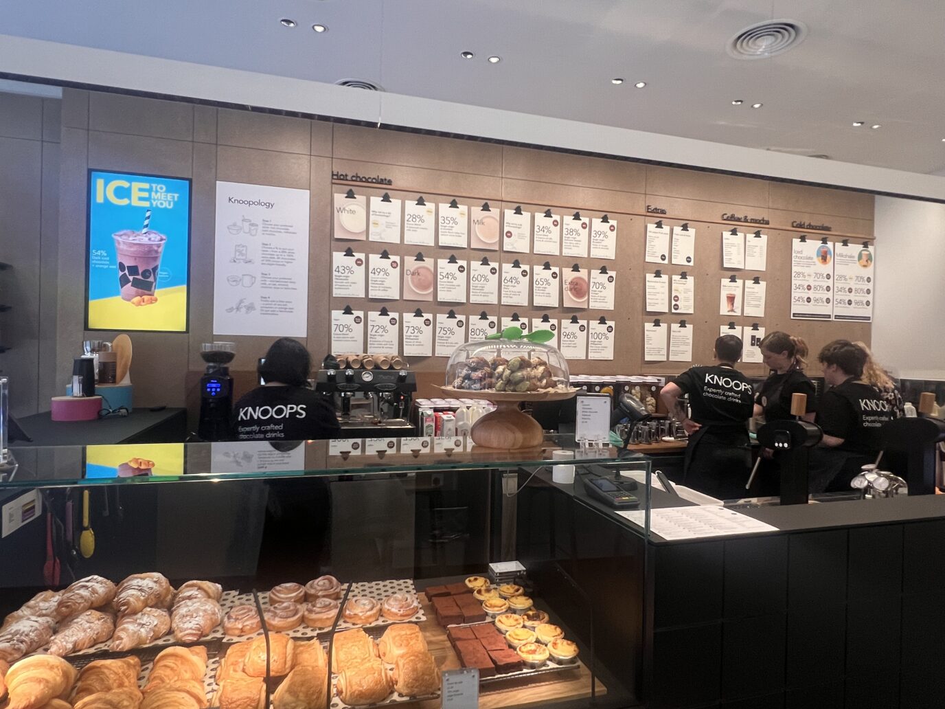 Customisable chocolate drinks store opens in Nottingham – Notts TV News ...