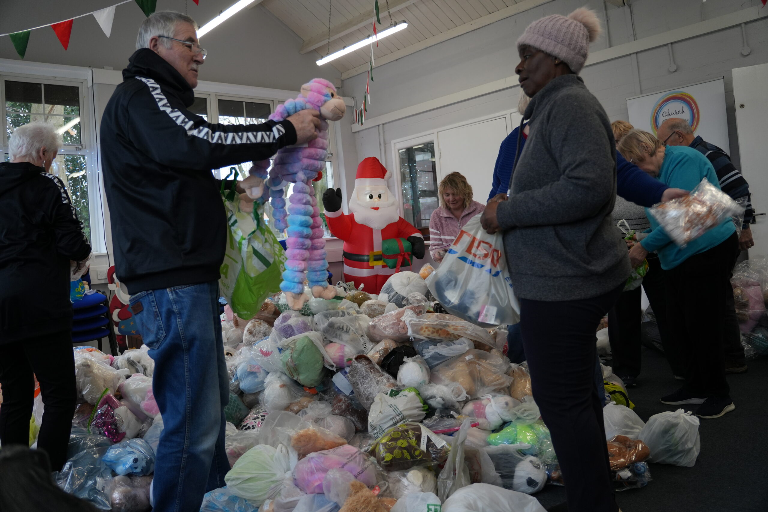 WATCH: More than 1,400 teddy bears thrown on to the ice at Nottingham ...