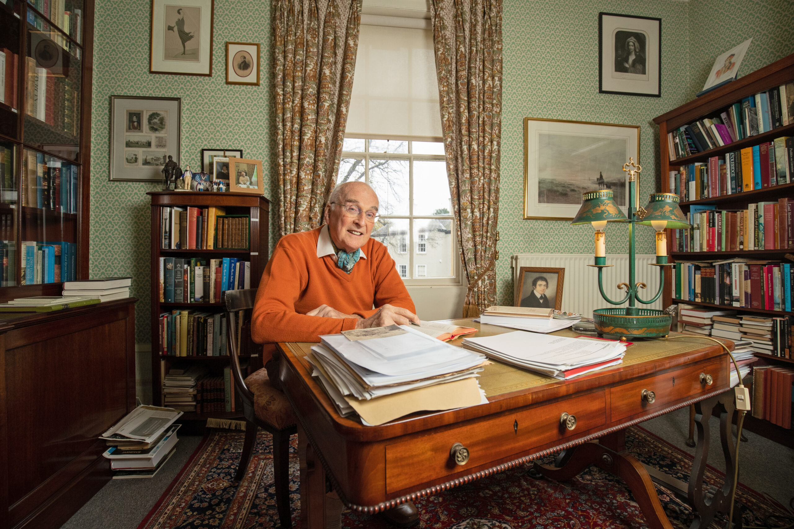 Unpublished Byron poems appear in new book written in legendary writer ...